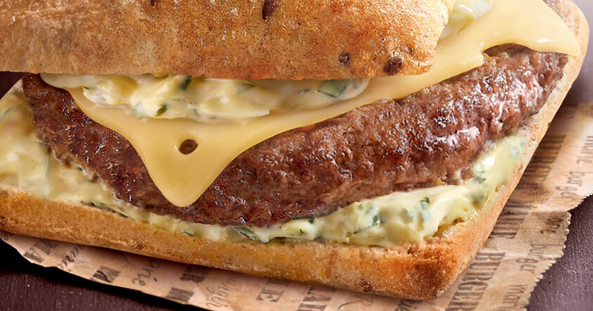 Burger Charolais, Emmental, petits oignons | Marie